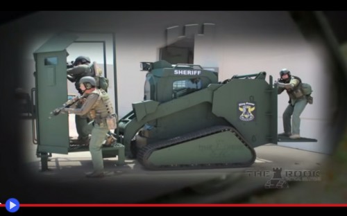 Scacco matto col bulldozer della SWAT - Il blog di Jacopo Ranieri