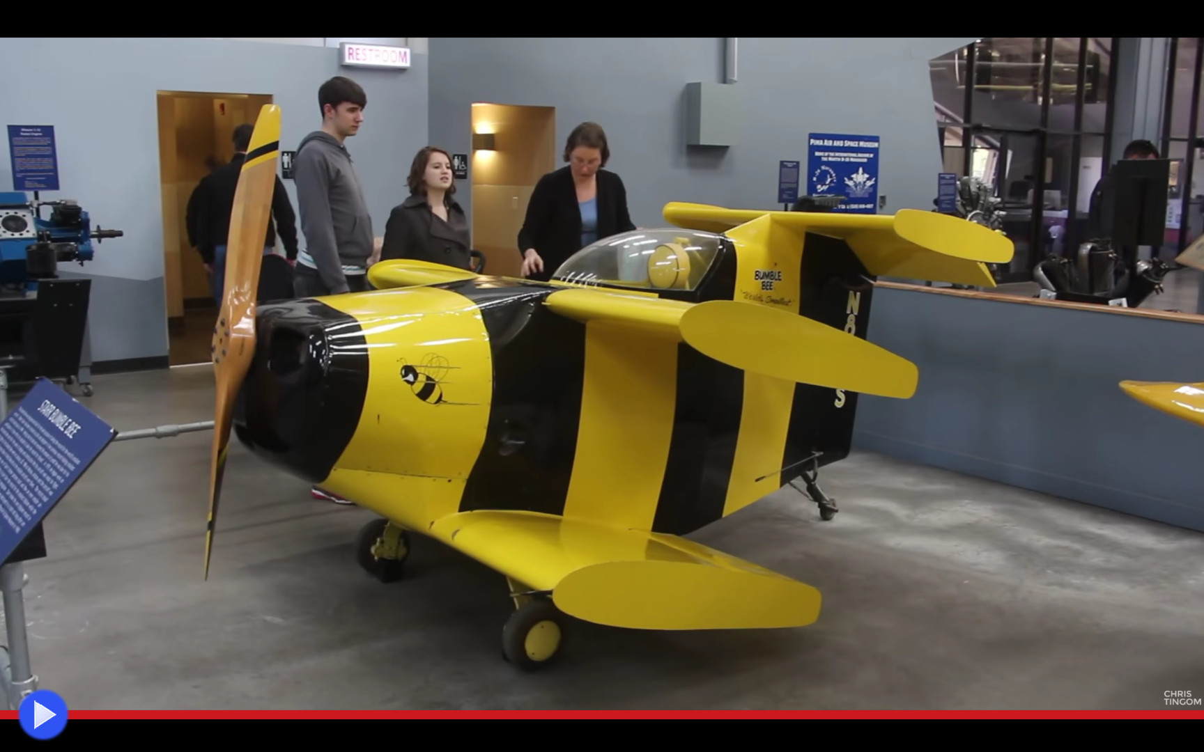 Baby Vs Bee: storia di un conflitto generazionale tra creatori di ...