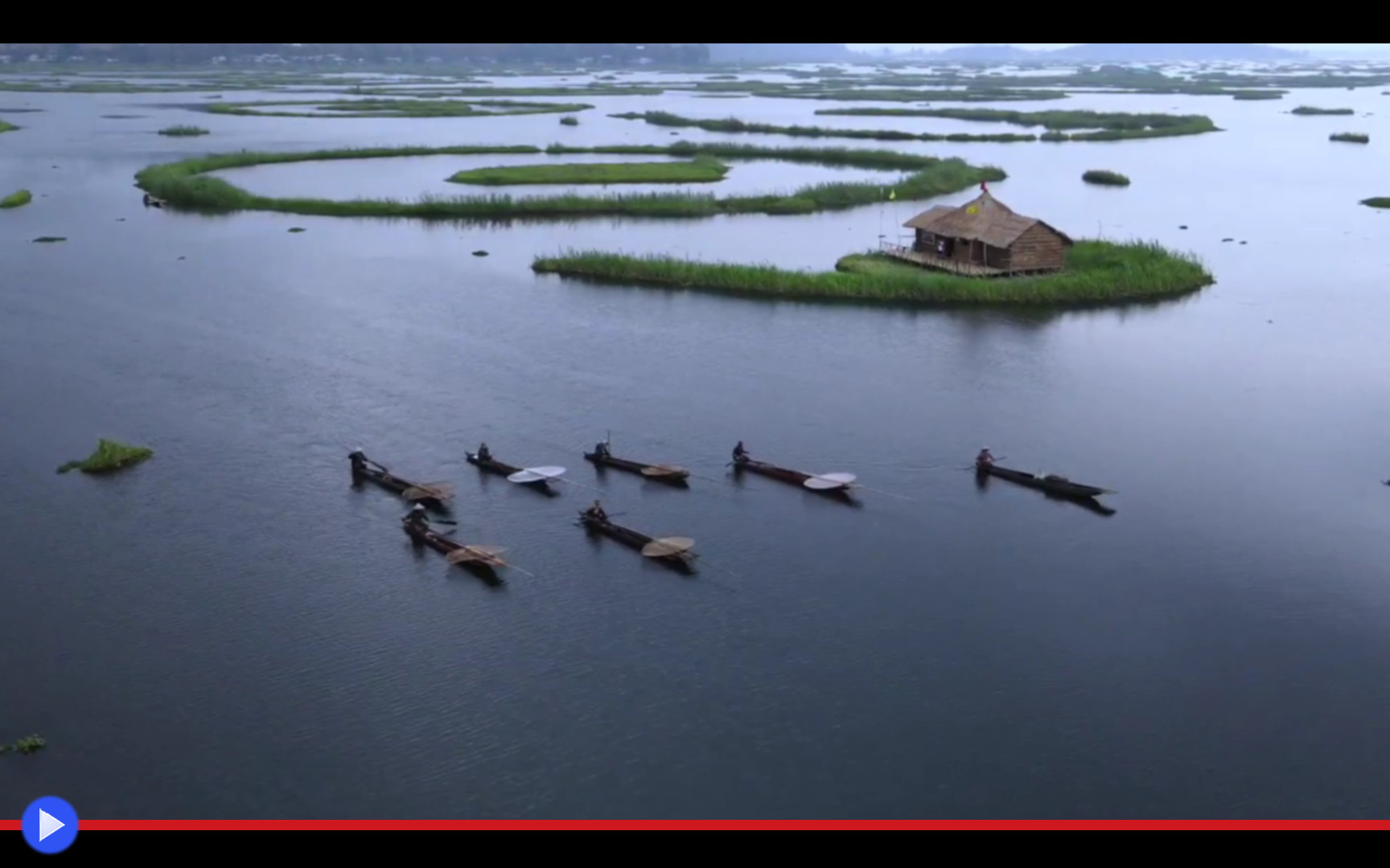 Il lago delle isole fluttuanti, baluardo di un ecosistema unico al ...