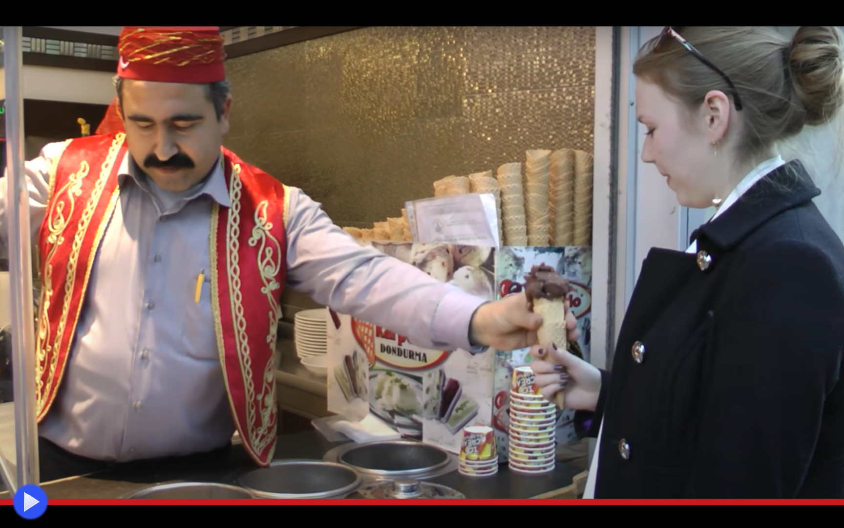 Gli ingredienti che proteggono il gelato turco dai giochi di prestigio ...